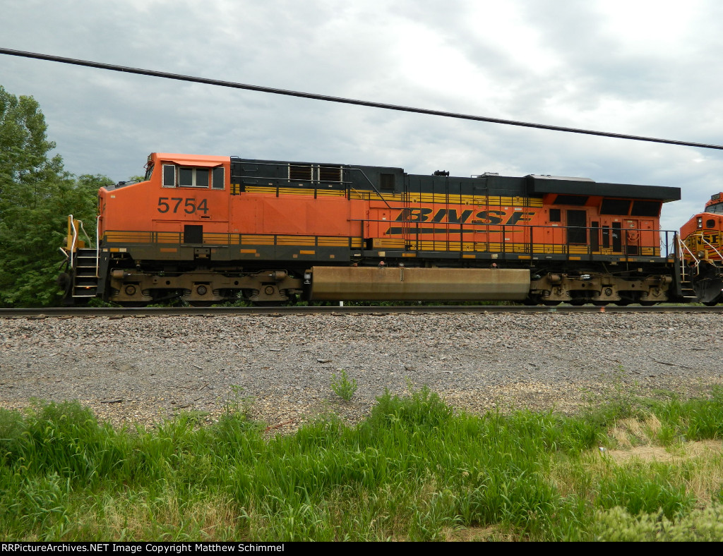 BNSF 5754
